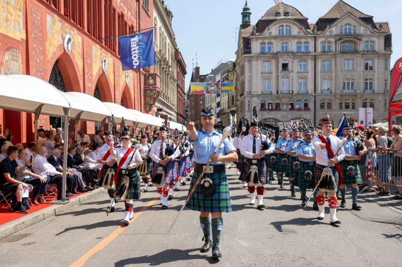 Tattoo Parade zieht 120'000 Besucher an - Prime News