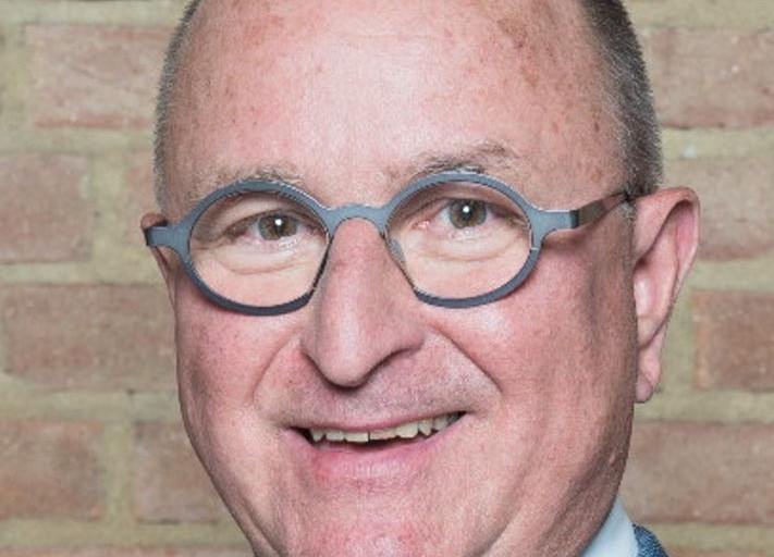 Kurz vor den Wahlen: FDP-Präsident Paul Hofer tritt zurück - Prime News